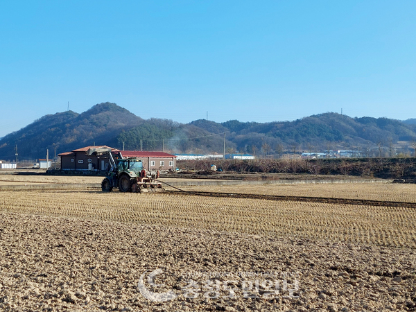 음성군 가축분뇨 공공처리시설 생산 액비…농지 환원에 농민 호응