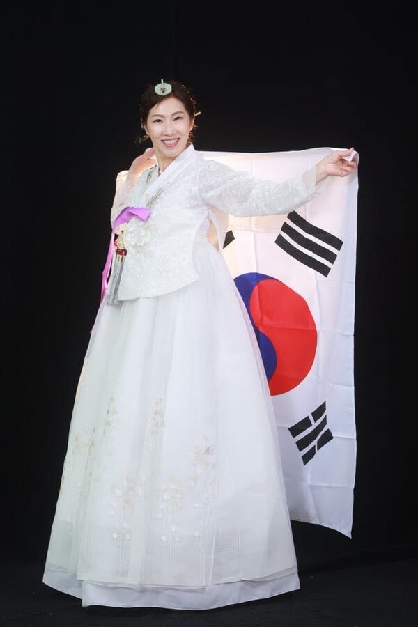 김민채, 2025미시즈 투어리즘 퀸 인터내셔널 세계대회서 Mrs Charming 수상